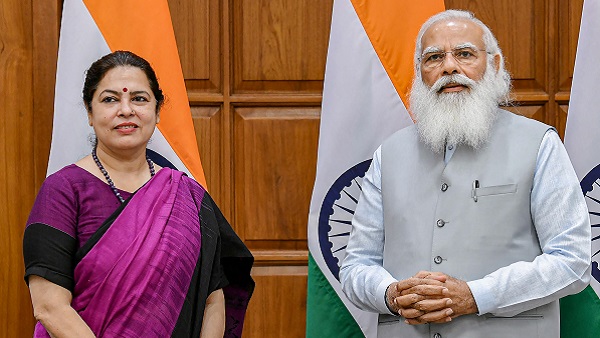 मोदी की इस महिला मंत्री के पास बेशुमार दौलत, पति हैं देश के दिग्गज वकील, कैसे बनीं अकूत संपत्ति ...