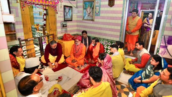 पीतांबरा पीठ: ‘राजसत्ता' की वह देवी जहां लगता है नेताओं का रेला ...