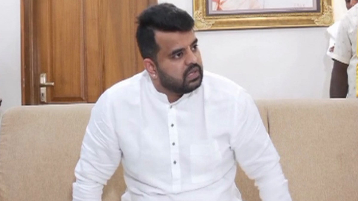 Prajwal Revanna: प्रज्वल रेवन्ना ने कोर्ट में दायर की अग्रिम जमानत ...