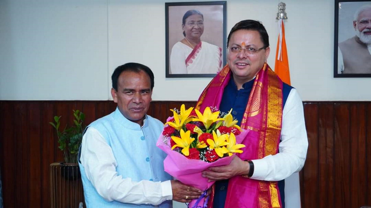 Uttarakhand News: सीएम धामी से मिले कैबिनेट मंत्री धन सिंह रावत, भाजपा की प्रचंड विजय पर दी बधाई ...