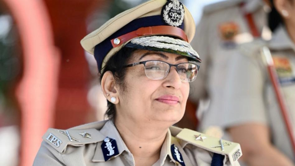 IPS Rajshri Singh: कौन हैं IG राजश्री सिंह, जिनको 'शातिर युवती' ने कर ...