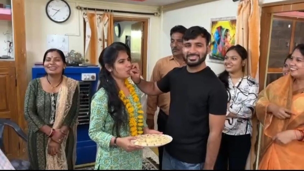 पोस्ट ऑफिस एजेंट की बेटी अंकिता पाटकर ने MPPSC में किया टॉप, जानिए कैसे ...