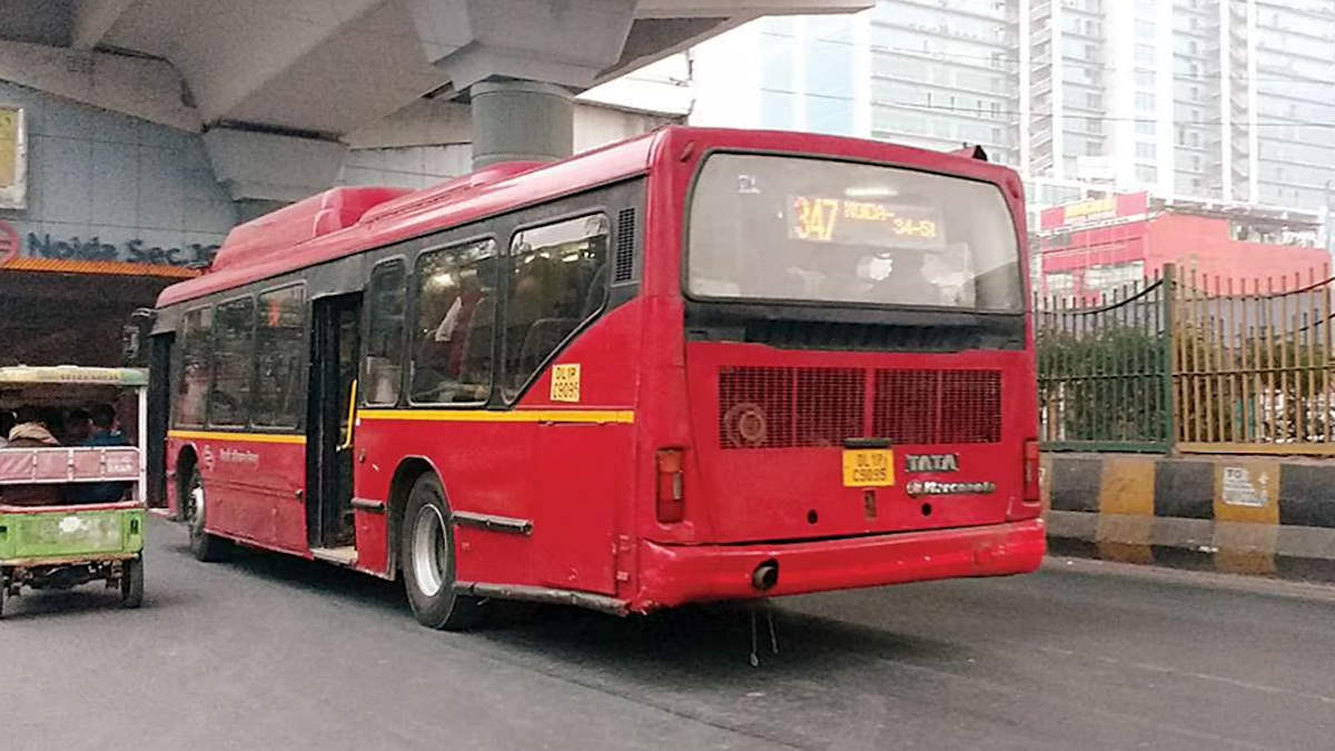 DTDC की बस में बम होने की खबर! मचा हड़कंप, जांच में जुटी दिल्ली पुलिस ...