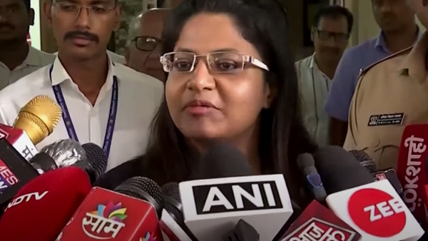 Puja Khedkar के IAS बनने की इनसाइड स्‍टोरी, PMO में थी तगड़ी सेटिंग या DoPT में था कोई अपना ...
