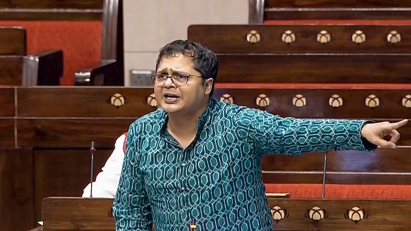 TMC सांसद साकेत गोखले की बढ़ीं मुश्किलें, मनी लॉन्ड्रिंग के आरोप तय, ED का शिकंजा | pmla special ...