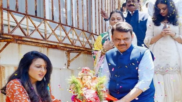 कौन हैं देवेंद्र फडणवीस की इकलौती बेटी दिविजा? जिसकी गणपति विजर्सन के ...