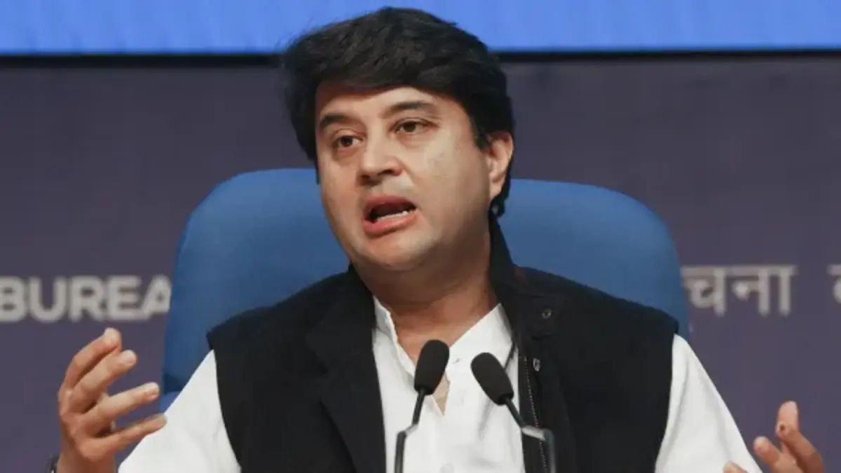 Jyotiraditya Scindia: 'भाजपा अंबेडकर को भगवान के रूप में पूजती है', सिंधिया ने साधा राहुल गांधी ...