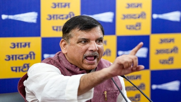 BJP पर बरसे संजय सिंह, कहा- 'BJP रानी लक्ष्मीबाई की मूर्ति हटाने की ...