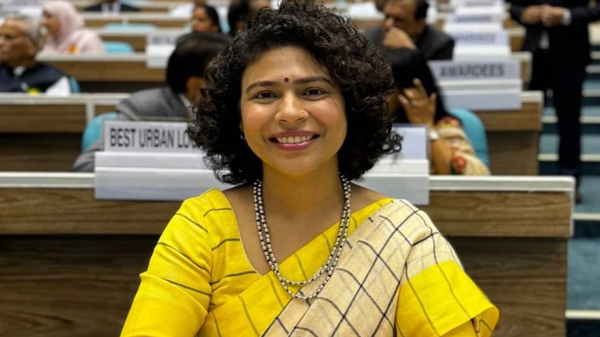 Durga Shakti Nagpal DM: आधी रात को गुंडों से भिड़ने वालीं IAS दुर्गा शक्ति नागपाल अचानक ...