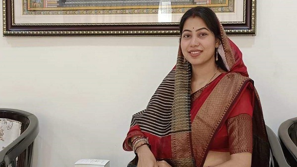 कौन हैं झारखंड के EX-CM की बहूरानी पूर्णिमा दास साहू, पहली बार लड़ रही हैं चुनाव, फेसबुक तय हुआ ...