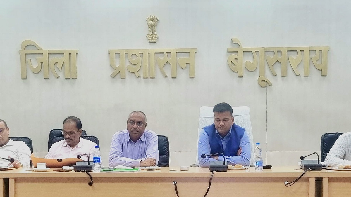 Begusarai DM News: एक्शन मोड में IAS तुषार सिंगला, तकनीकी समन्वय समिति ...