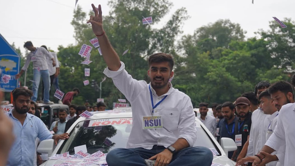 Raunak Khatri: कौन हैं DU के नए अध्यक्ष रौनक खत्री, क्यों पड़ा मटका मैन ...