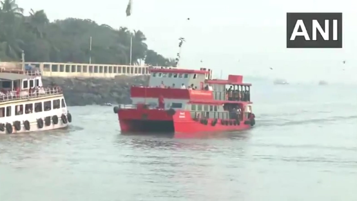 Mumbai Boat Accident: मुंबई में गेटवे ऑफ इंडिया के पास बड़ा हादसा, पलटी ...