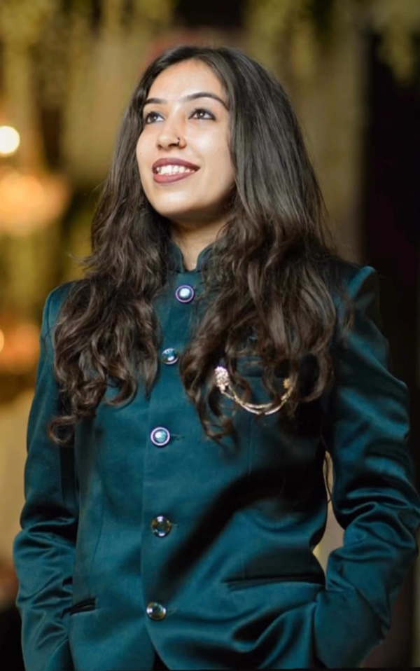 Janvi Modi Instagram: अचानक गायब हुई सोशल मीडिया इन्फ्लुएंसर जानवी मोदी ...