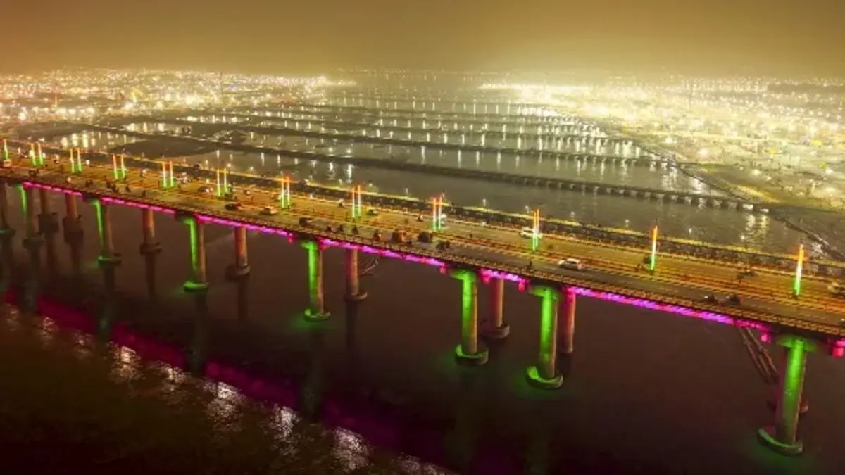 Mahakumbh 2025: बिना पैसा खर्च किए कंटेंट क्रिएटर ने तय की मुंबई से ...
