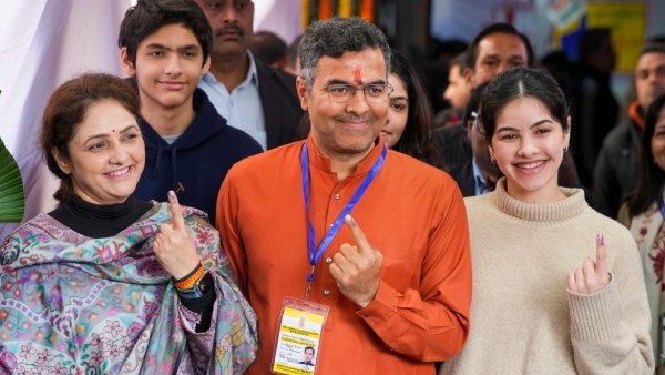 Who is Swati Singh: कौन हैं स्वाति सिंह? केजरीवाल की हार और प्रवेश वर्मा की लकी चार्म, जानें ...