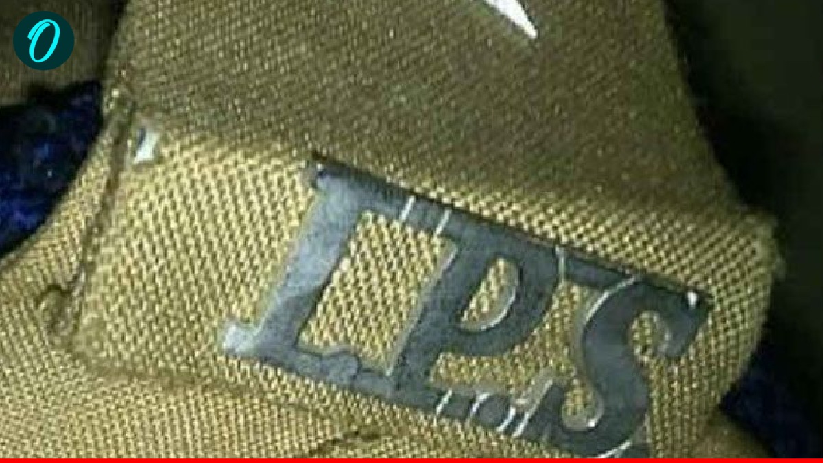 UP News: खुद को 'कल्कि अवतार' कहने वाले कौन हैं IPS रोहन झा? करते थे अजीबोगरीब हरकतें, मुरादाबाद ...