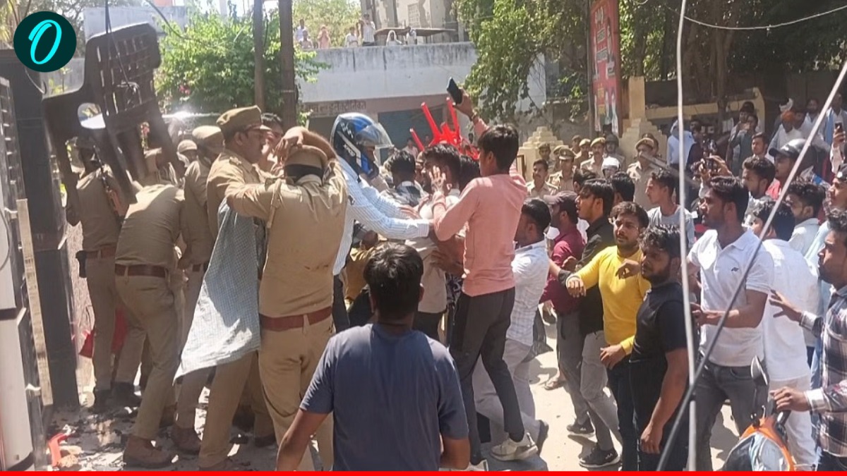 Karni Sena Protest: सपा सांसद रामजीलाल सुमन के घर हमले पर दो FIR दर्ज ...