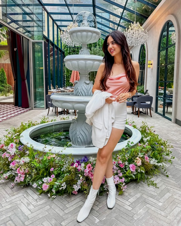 JEE Topper Success Story: करोड़ों की जॉब छोड़ टीचर बनीं Dhairya Sandhyana, खूबसूरती में एक् ...