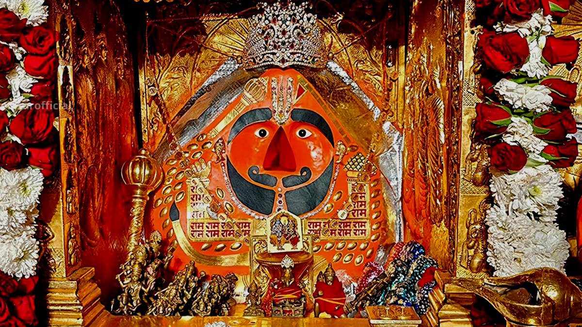Hanuman Jayanti 2025: राजस्थान का सालासर बालाजी मंदिर, जहां दाढ़ी-मूंछ ...