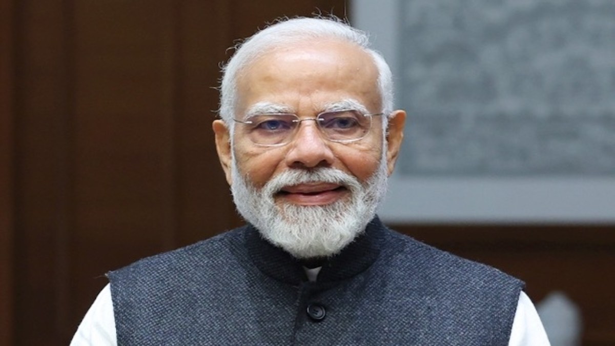 PM Modi Rajasthan Visit: बीकानेर पहुंचे PM मोदी, देश को दिया 26,000 करोड़ का तोहफा | PM Modi ...