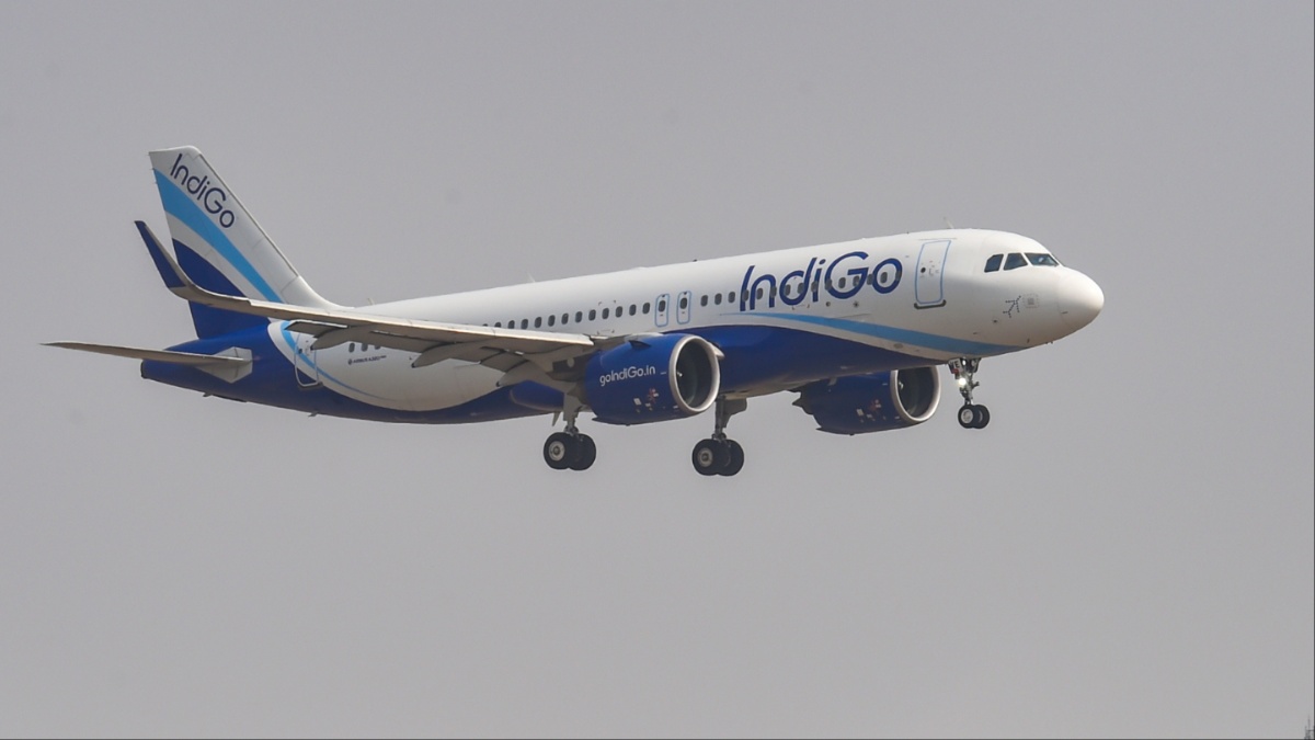 'Mayday' की दहशत! हवा में खत्म होने वाला था IndiGo विमान का ईंधन, पायलट ने ऐसे बचाई 180 लोगों की ...