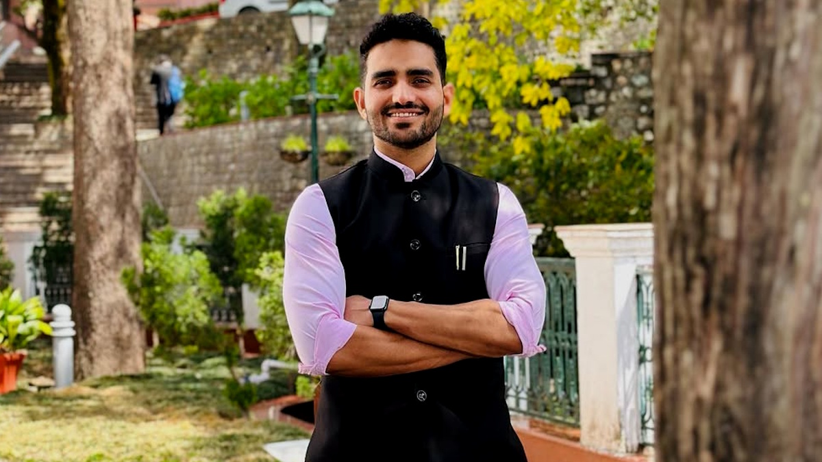 Success Story: 3 बार UPSC पास करने वाला IAS रवि कुमार सिहाग अब विवादों ...