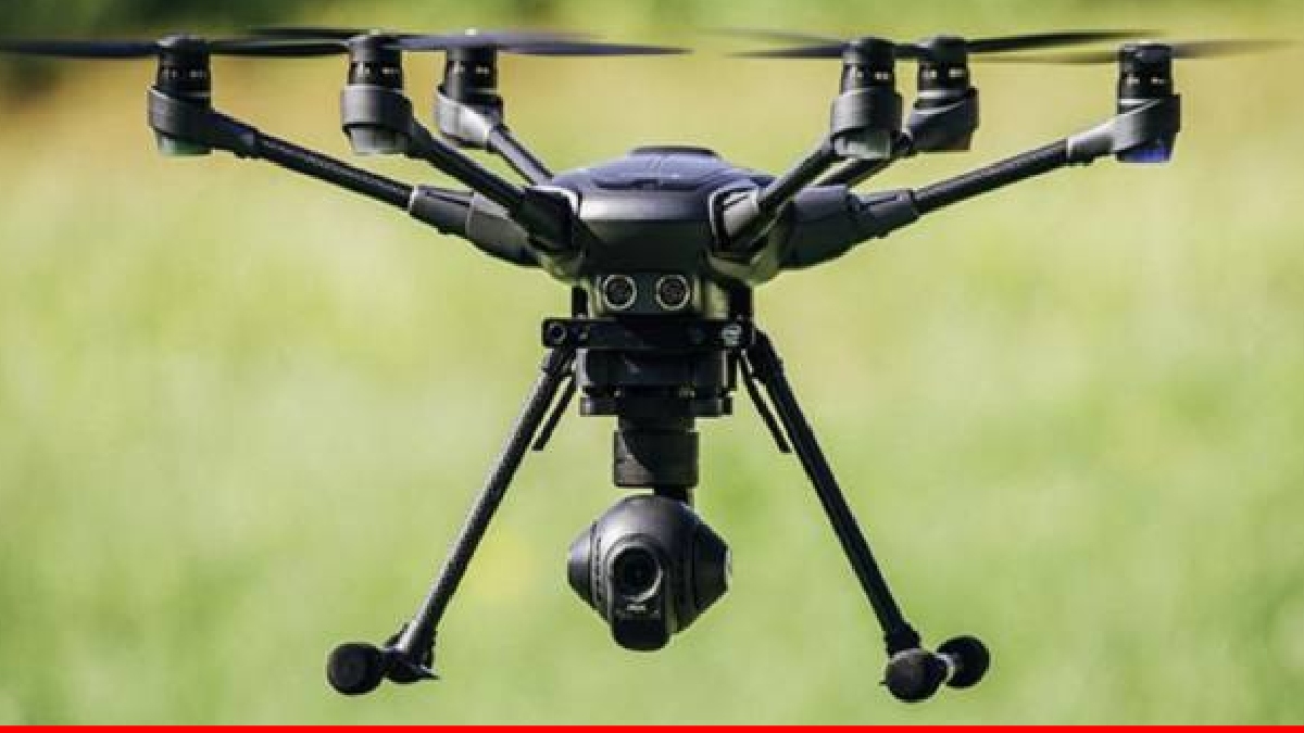 Drone News UP: गन्ने के खेतों में छिपे ड्रोन ऑपरेटर की अफवाह, गांव में पहरा, पुलिस बोली- कोई ...
