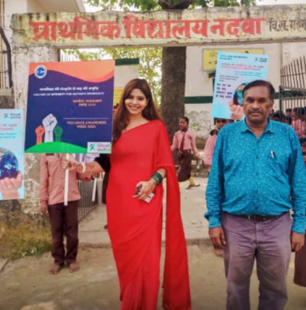 Avantika Gupta कौन हैं, जिसके चक्कर में चली बेल्टें? प्रिंसिपल गया जेल-BSA सस्पेंड, 8 Point में ...