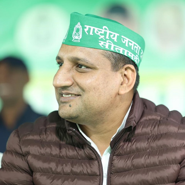 कौन हैं संजय यादव? जिसकी वजह से लालू परिवार में हो रहे खुलेआम झगड़े ...