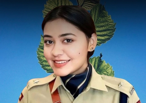 IPS Anshika Verma: कौन है ये खूबसूरत IPS अंशिका वर्मा, क्यों वायरल हो रही हैं इनकी तस्वीर? | IPS ...
