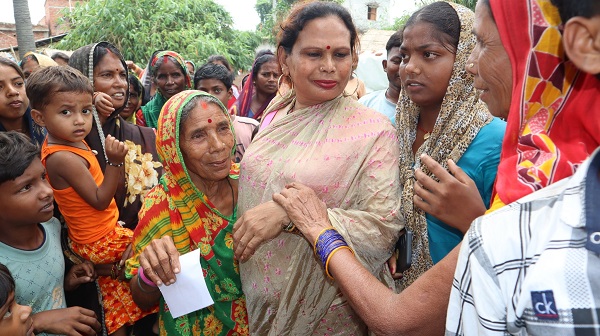 Bihar Election 2025: कौन है प्रीति किन्नर? जिन्हें प्रशांत किशोर ने ...