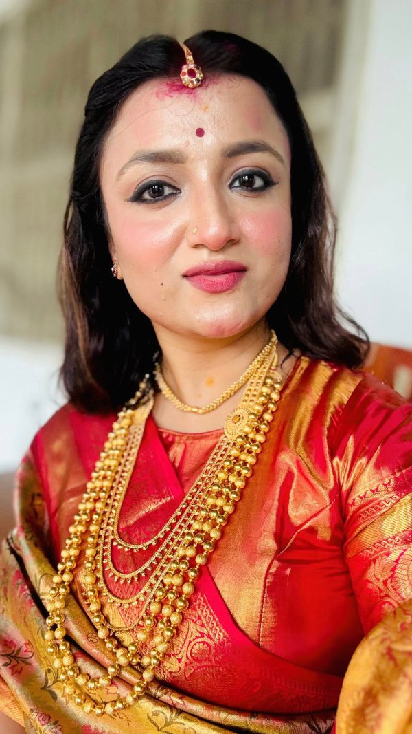 Love Story: नीतीश कैबिनेट में जैकपॉट वाले Deepak Prakash की पत्नी कौन? खूबसूरती में ऐश्वर्या भी ...