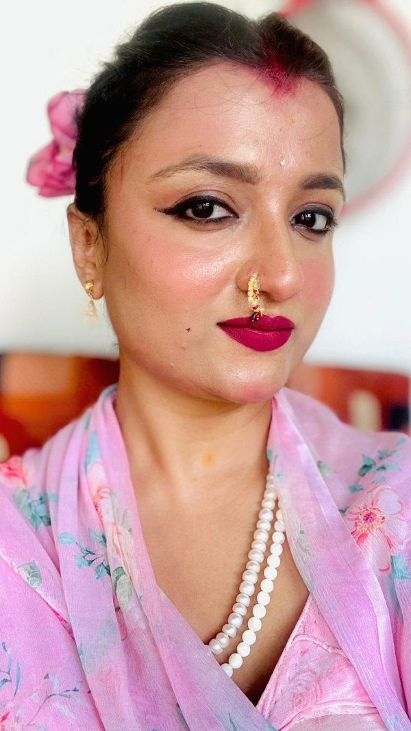 Love Story: नीतीश कैबिनेट में जैकपॉट वाले Deepak Prakash की पत्नी कौन? खूबसूरती में ऐश्वर्या भी ...