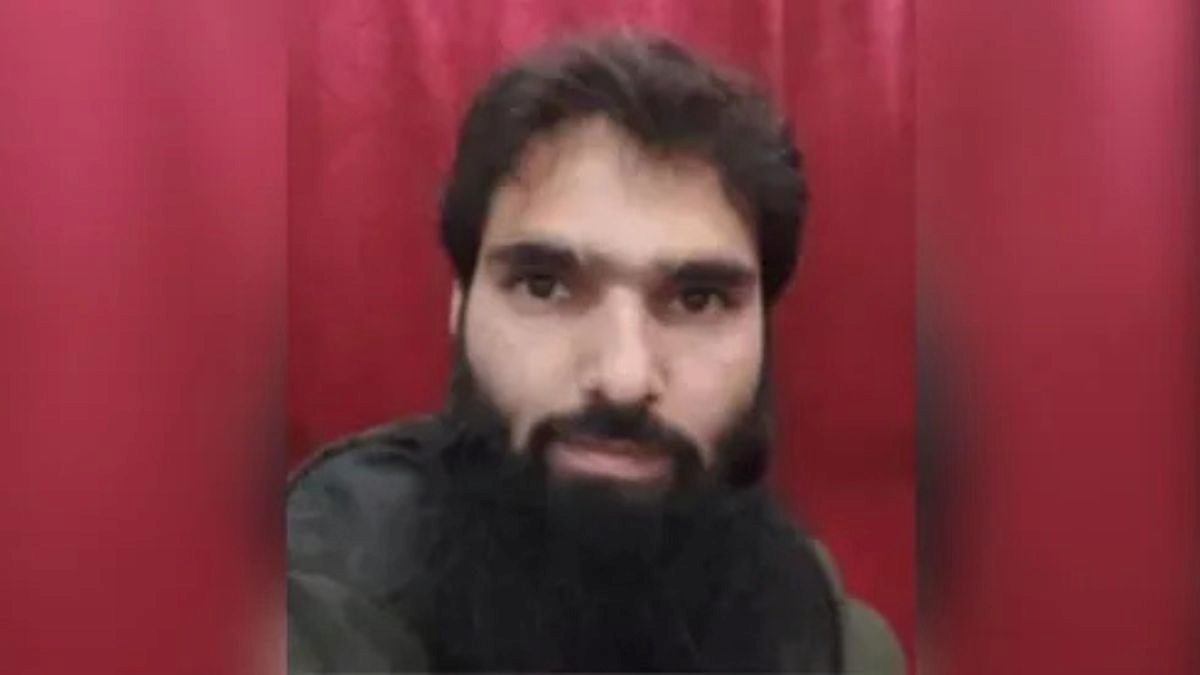 डॉक्टर आदिल अहमद राठर निकला आतंकी नेटवर्क का हिस्सा, 350 किलो विस्फोटक ...