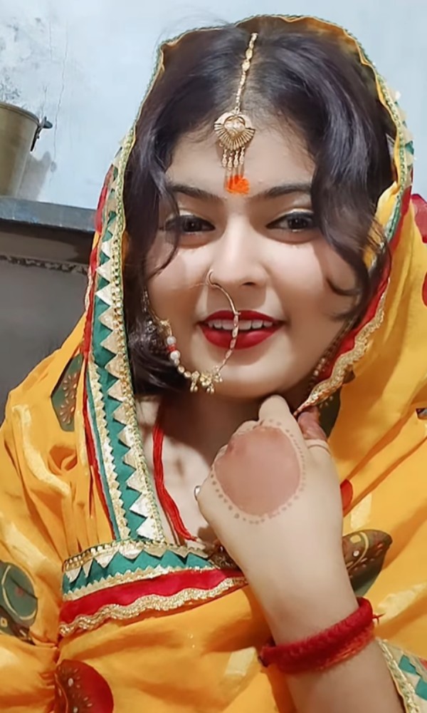 Kajal Kumari MMS Leak: 15 साल की भोजपुरी स्टार की मां ने जोड़े हाथ, कही ऐसी बात-इंडस्ट्री सन्न ...