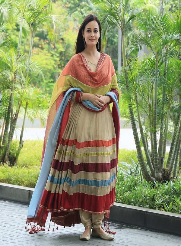 मां हिंदू बाप ईसाई लेकिन सरनेम मुस्लिम, शादी से पहले हो गई थी ...