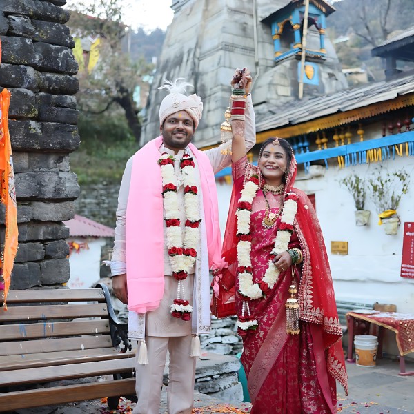 Tanya Singh कौन हैं? इस घूंघट वाली Viral 'गिटार दुल्हन' ने फिर मचाया तहलका! VIDEO में दादी संग ...