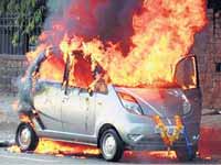 Tata Nano Fire | Delhi Car | No One Hurt | Spark Flames | Driver ...