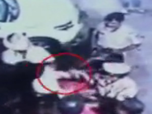 Bangalore | IAS Officer | Wife Arrested | Anuja Pandey | Slap Police ...