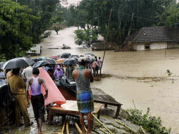 Malda flood toll rises to three - Oneindia News