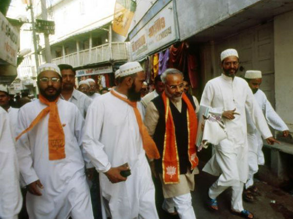 10 less known things about Prime Minister Narendra Modi - Oneindia News