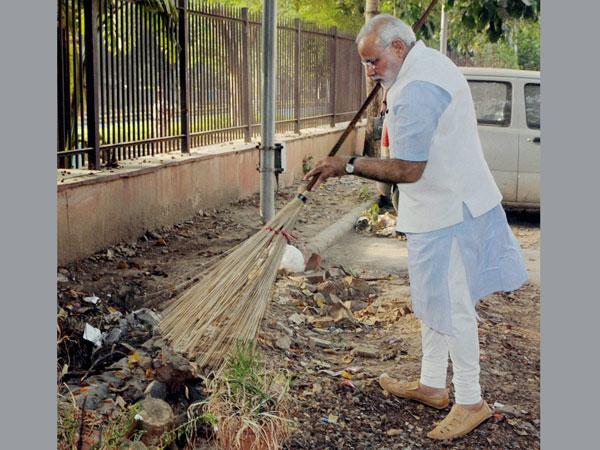 Will Modi's broom sweep away legal cobwebs? - Oneindia News