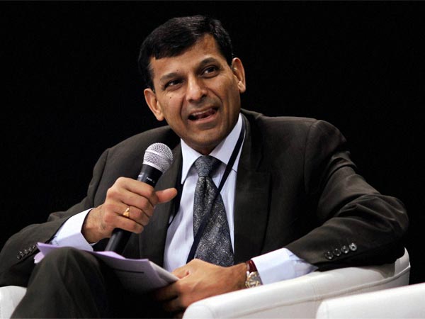 Raghuram Rajan wins 'Governor of the Year' award - Oneindia News