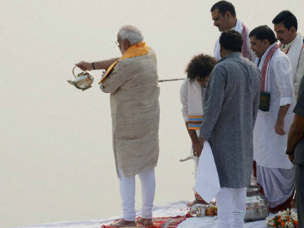 PM Narendra Modi salutes 'Mission Prabhughat' volunteers for cleaning ...