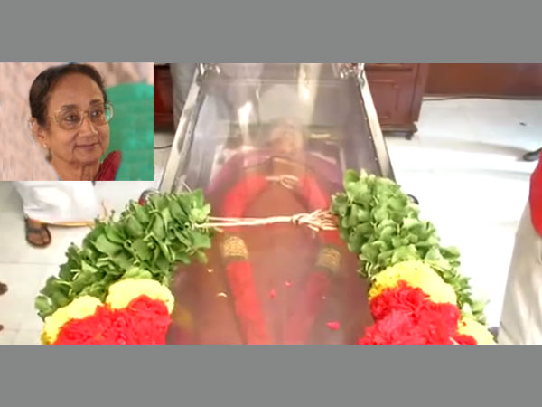 Veteran AIADMK leader Sulochana Sampath passes away - Oneindia News