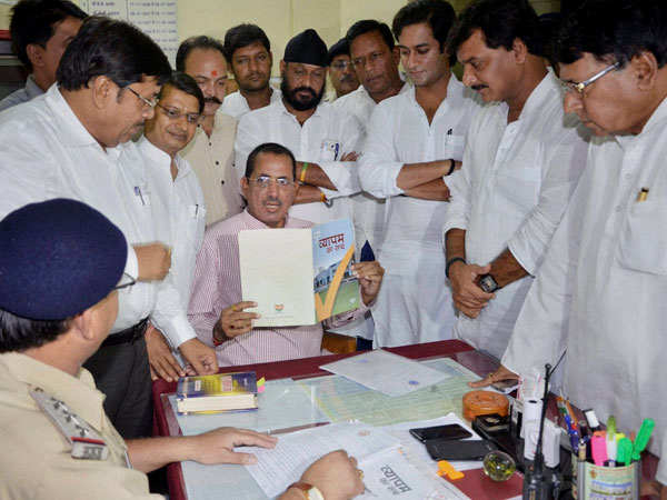 Vyapam scam: The accused and the dead have a story to tell - Oneindia News