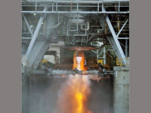 ISRO tests home-grown cryogenic rocket engine for 800 seconds ...