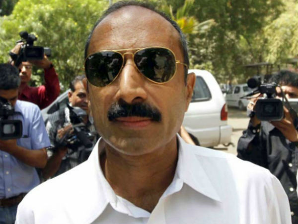Gujarat rubbishes in SC allegations of sacked IPS officer - Oneindia News