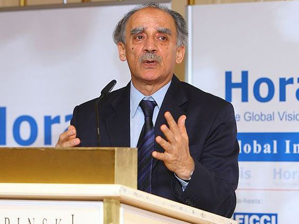 Narendra Modi keeping silent just to win Bihar elections: Arun Shourie ...